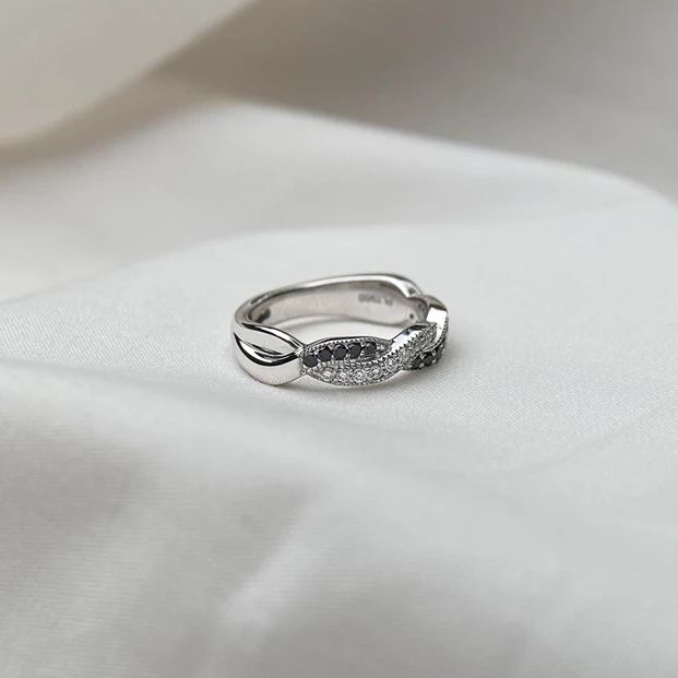 Platinum 4mm Black and White Twisted Diamond Ring | Quality Diamonds